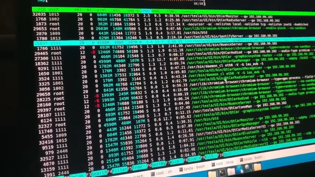 Tesla Model 3 «хакнули» и установили Linux — HEvCars