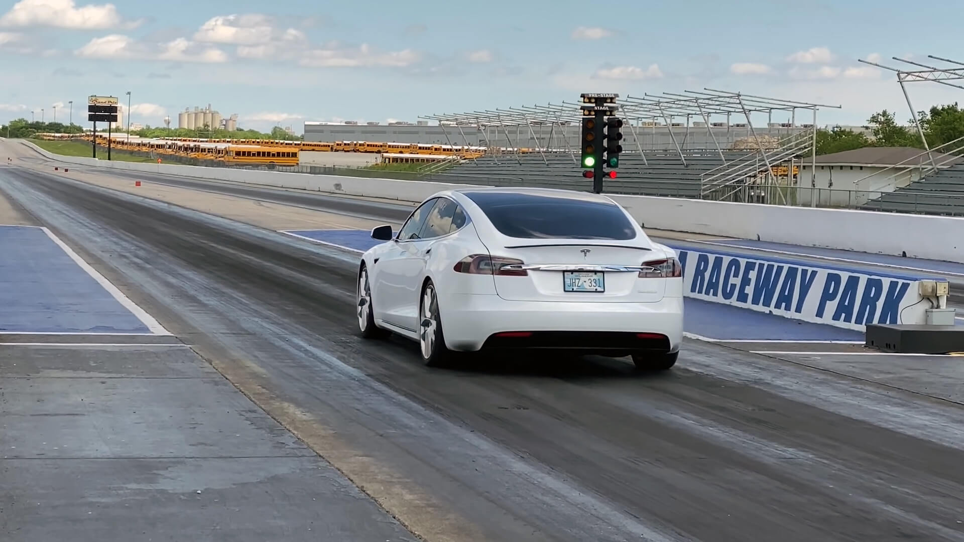 С «позиции гепарда» Tesla Model S установила новый рекорд – HEvCars
